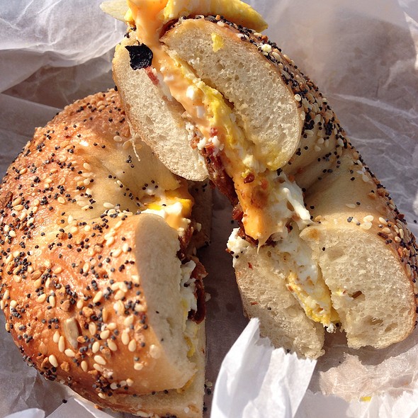 Laura Kail's Instagram, Twitter & Facebook on IDCrawl