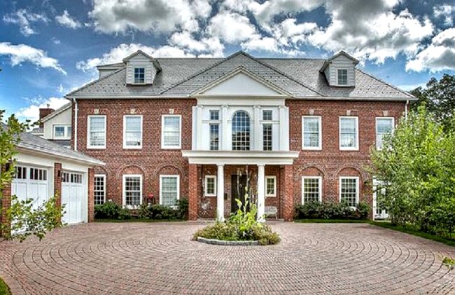 Time to Start Saving Up: It's Only $20,000 a Month to Rent This Absurd ...