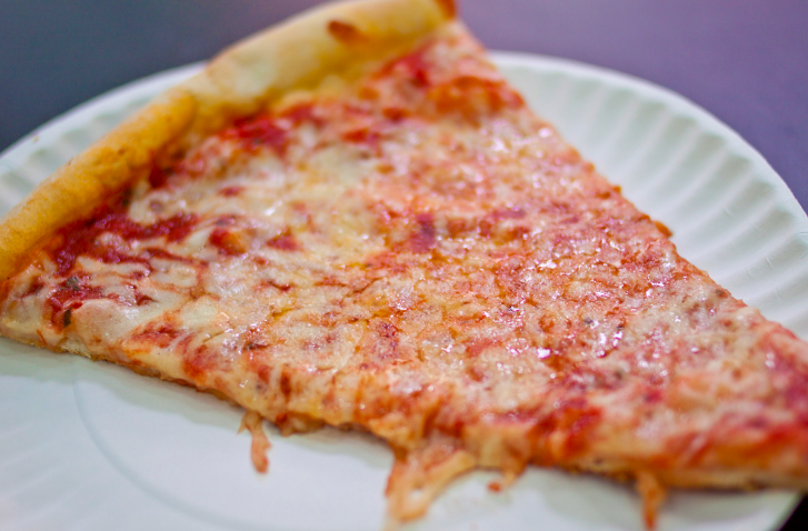An Ode to the Incomparable Dollar Pizza Slice | spoiled NYC